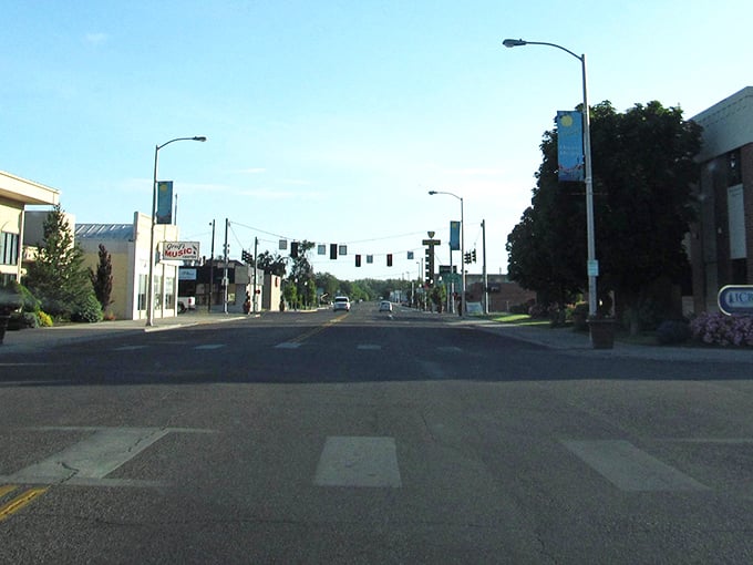 The kind of street where people still wave from their cars—Ontario's downtown keeps small-town courtesy alive and well.