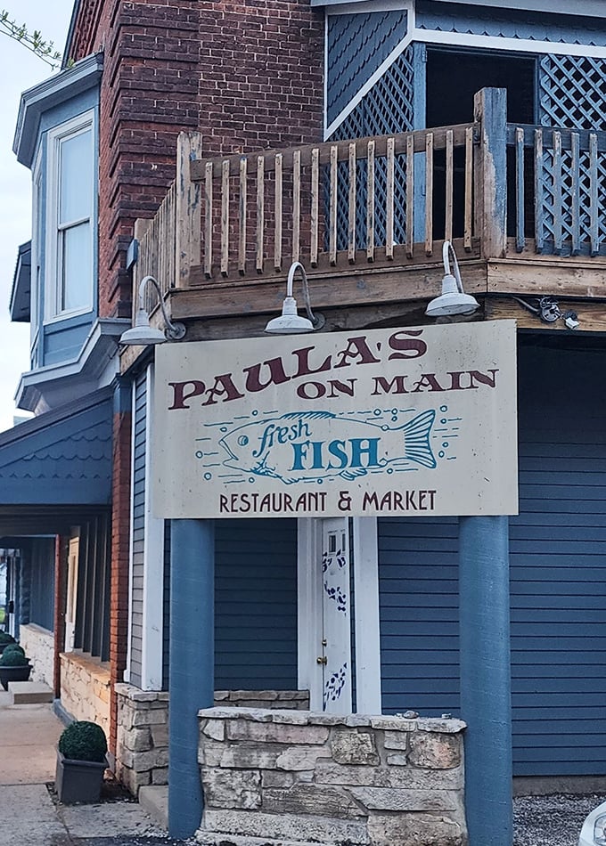That charming blue "fresh FISH" sign tells you everything you need to know about Paula's priorities.