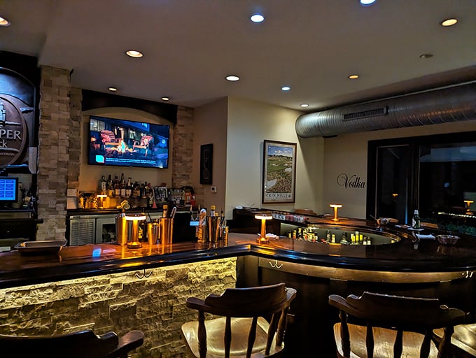 A bar that strikes the perfect balance between "craft cocktail cool" and "I can actually order a brandy old fashioned without explanation."