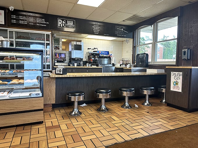 Counter seats that have supported generations of Ohioans. If these stools could talk, they'd probably just say "you should try the apple fritter."
