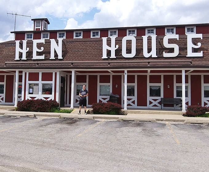 The aptly-named Hen House restaurant promises comfort food that would make any grandmother proud – just look at those welcoming white doors! 