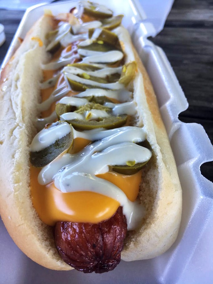 The jalapeño popper dog brings just enough heat to wake up your taste buds without sending them into panic mode.
