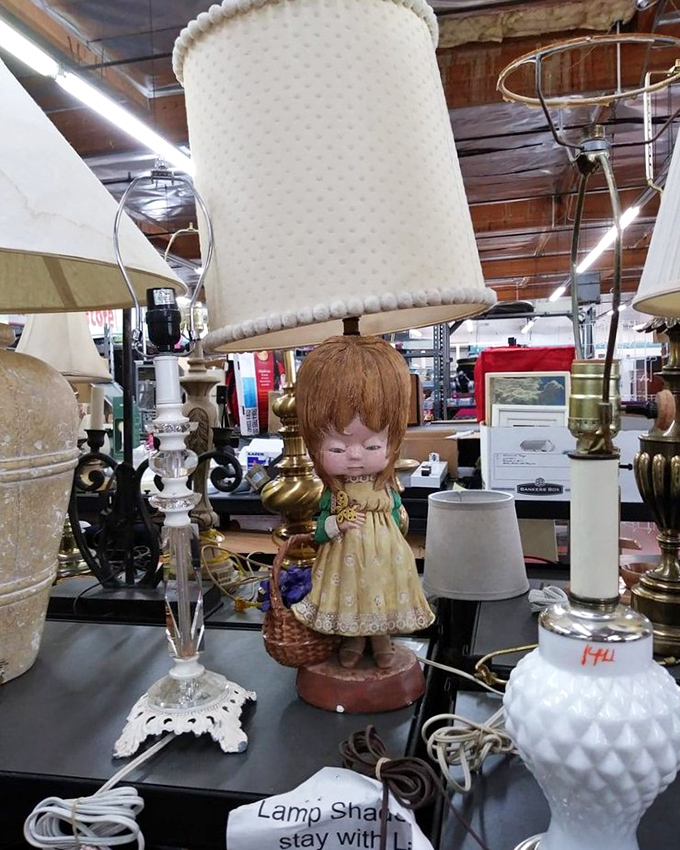 Lamps that survived the '70s deserve respect—and that porcelain doll lamp might be watching you sleep tonight. Sweet dreams!