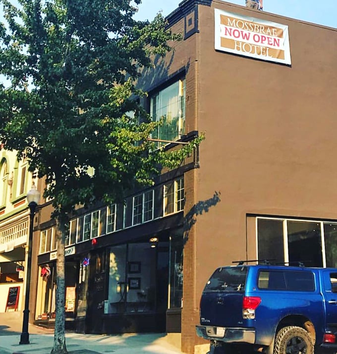 The Mossbrae Hotel offers small-town lodging with big-time charm, no resort fees or parking charges in sight.