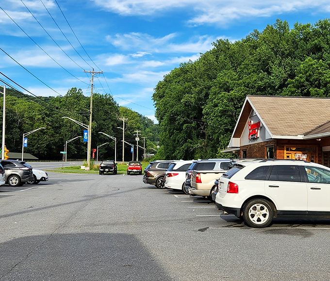 Plenty of parking means no circling like a hungry vulture – just park and feast.