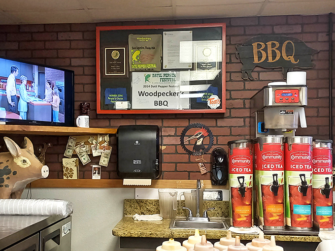 Awards on the wall tell you what your nose already knew – these folks have mastered the art of turning smoke into joy.