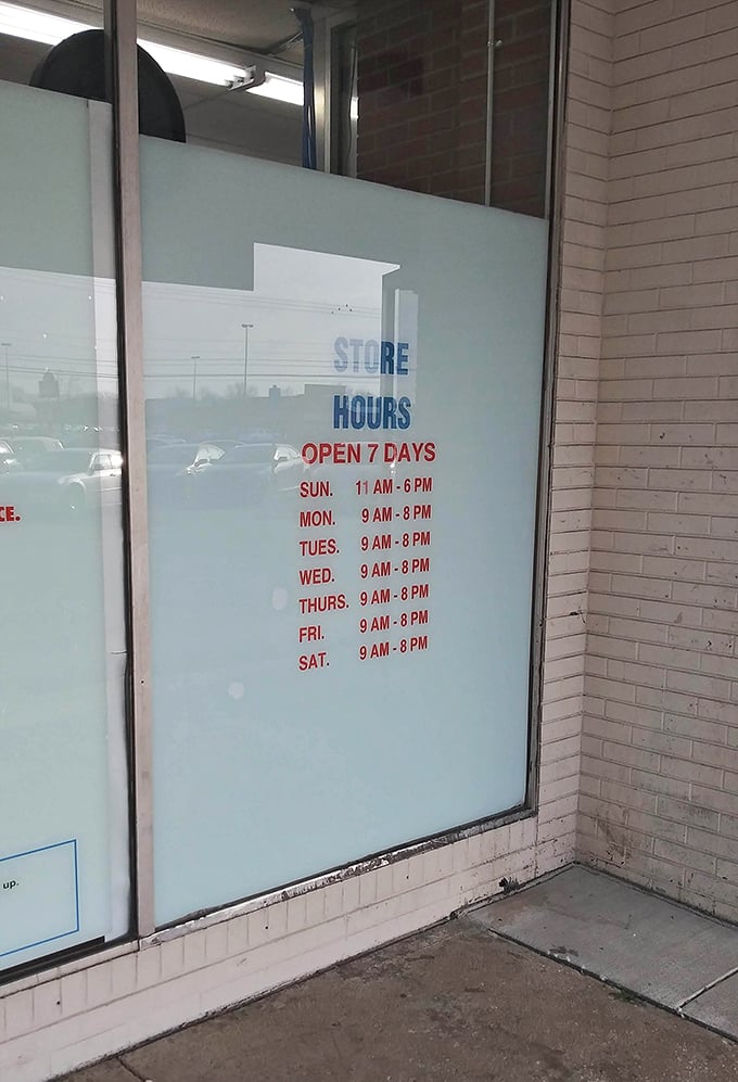 The store hours sign—the treasure hunter's equivalent of "Open Sesame" for this cave of affordable wonders.