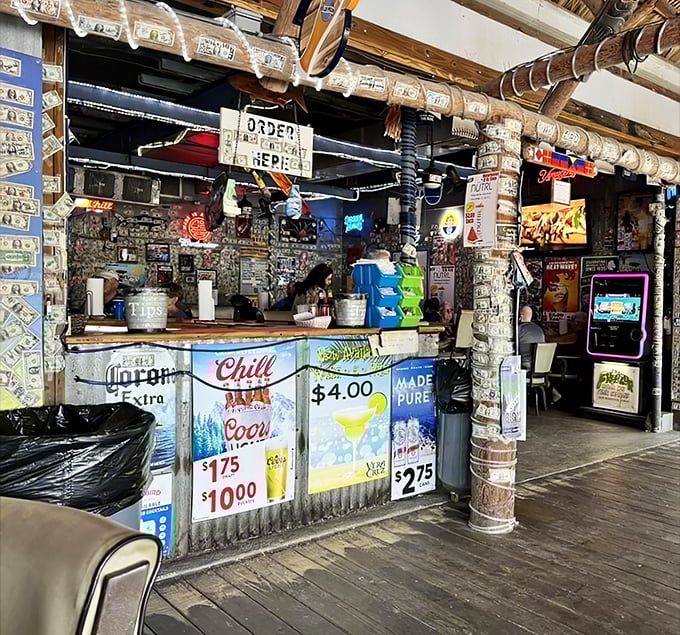 The bar where seafood dreams come true. No fancy mixologists needed when the star attractions come from the waters just beyond those walls.