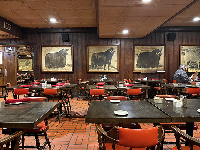 Wood-paneled walls adorned with cattle portraits remind you exactly what you're here for. No identity crisis in this dining room.