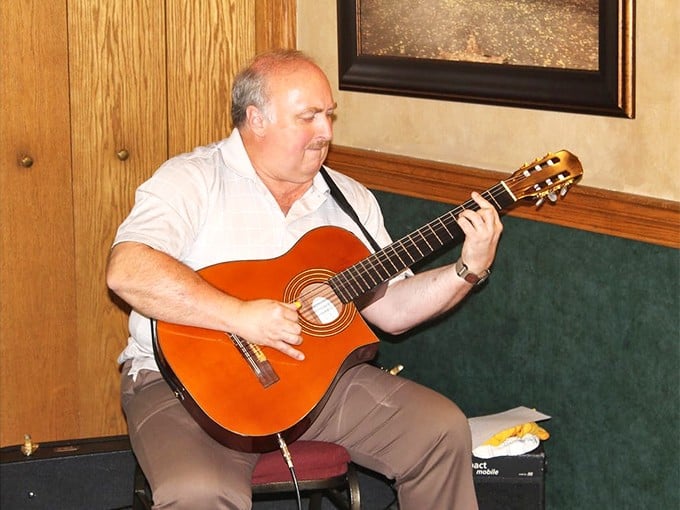 Live music adds the perfect soundtrack to your meal—proving that in Ohio, entertainment doesn't need pyrotechnics to warm your heart.