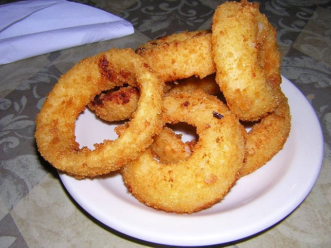 Onion rings with that perfect crunch factor – the kind that make you temporarily forget vegetables are supposed to be healthy.
