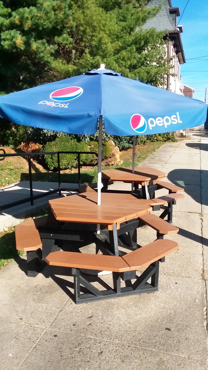 When Pennsylvania weather cooperates, these outdoor tables offer the perfect spot to enjoy your slice with a side of fresh air and people-watching.