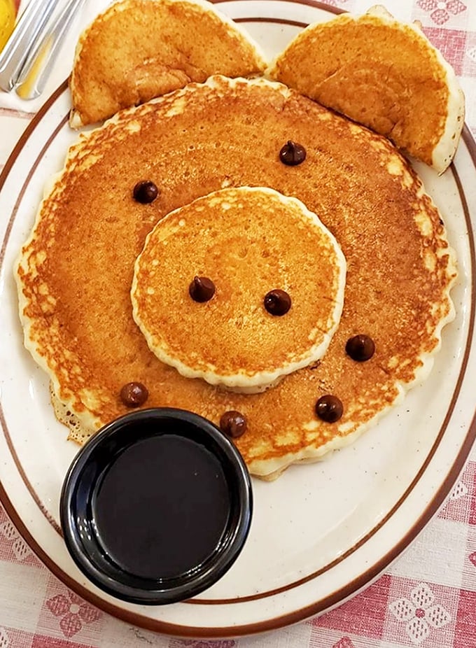 Pancakes the size of hubcaps, fluffy as cumulus clouds – your inner child just did a happy dance.