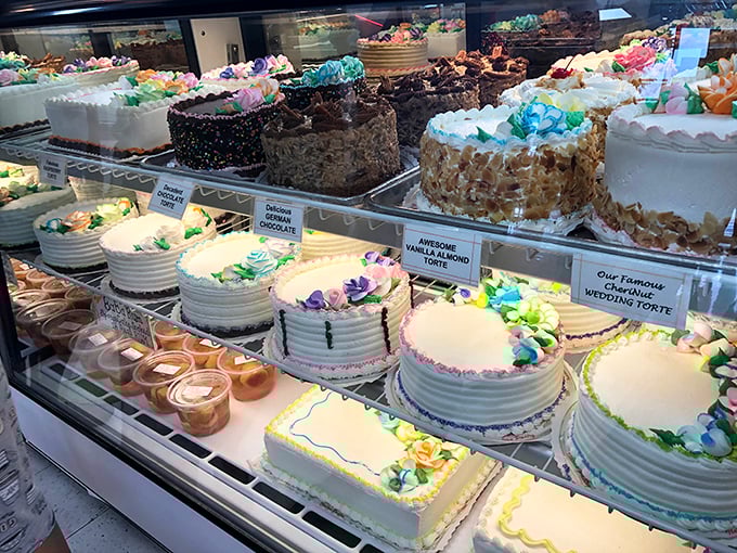 Wedding cakes that could make even the most commitment-phobic person consider getting married. Twice.