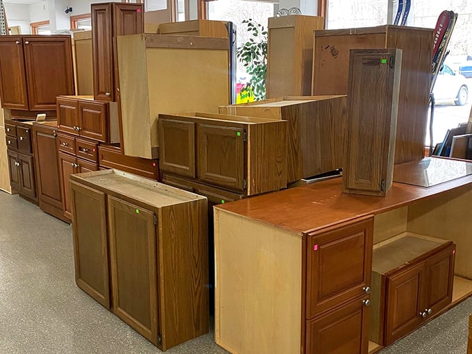 Kitchen cabinet cornucopia where renovation dreams begin. Someone's remodel castoffs become your kitchen upgrade jackpot.