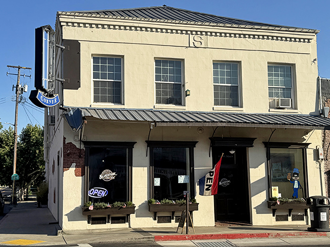 Blue Stone Public House beckons with the promise of cold drinks and warm conversation—the small-town version of "where everybody knows your name."