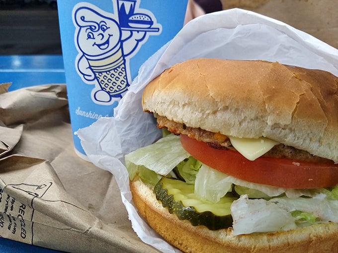 The classic California burger—fresh, unfussy, and ready for its close-up. No filter needed for this beauty.