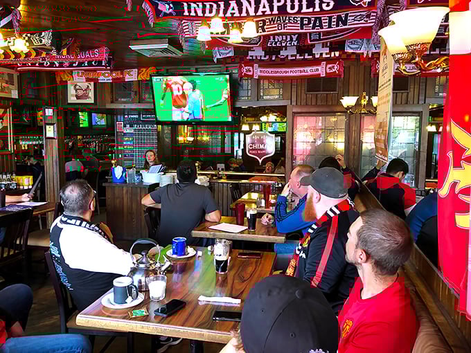 Football scarves and genuine pub atmosphere - this is where Indianapolis comes to cheer for teams an ocean away.