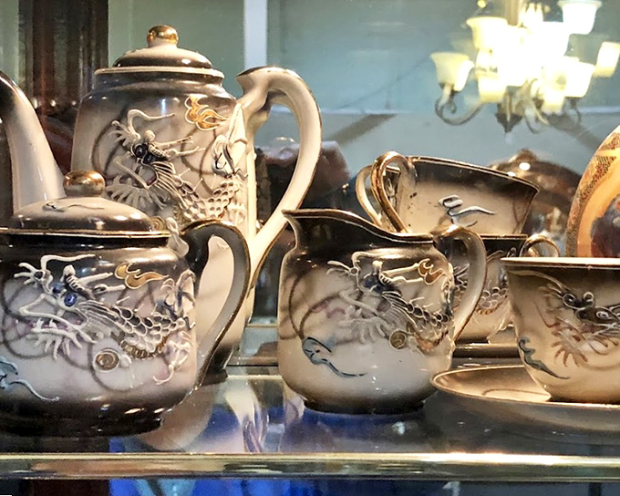 Dragonware tea set fit for royalty—or at least someone who wants to feel royal while sipping Earl Grey and watching The Crown.