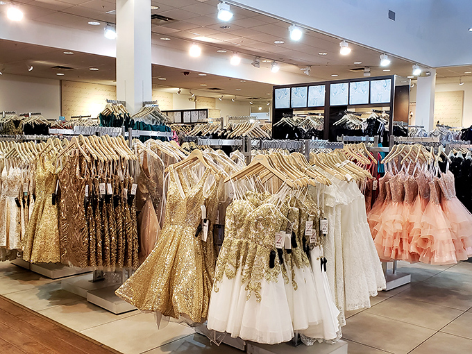 Formal dresses at informal prices – because looking like a million bucks shouldn't actually cost anywhere near that much.