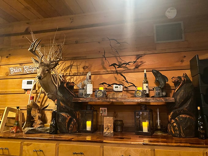 Rustic wildlife décor reminds you that in Tennessee, appreciating nature and enjoying a great steak are not mutually exclusive activities.