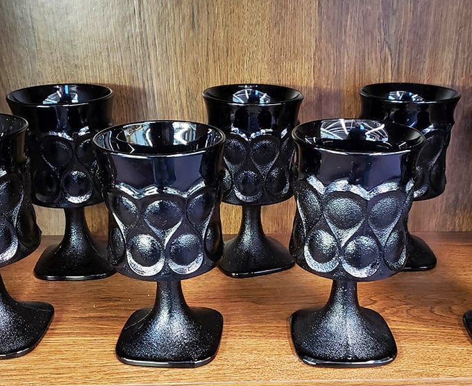 These black goblets aren't just drinking vessels—they're Gothic elegance waiting to elevate your dinner party from casual to "who ARE these sophisticated people?"