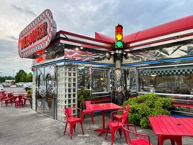 Even the outdoor seating keeps the retro vibe alive. That traffic light isn't just decoration—it's a green light to indulge in American classics.