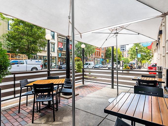 Sidewalk seating that lets you people-watch while you chicken-munch—the ultimate Cincinnati multitasking experience.