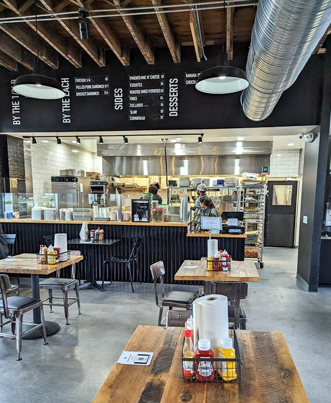 Where the magic happens – the open kitchen and ordering counter invite you into the barbecue process without hiding a single delicious secret.