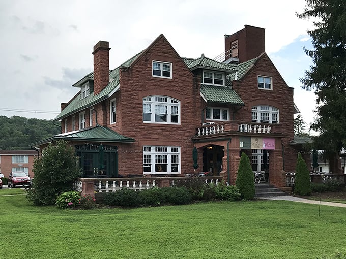 Thistledown at Seger House stands as a red sandstone testament to Gilded Age architecture, now offering visitors a taste of bygone elegance. 