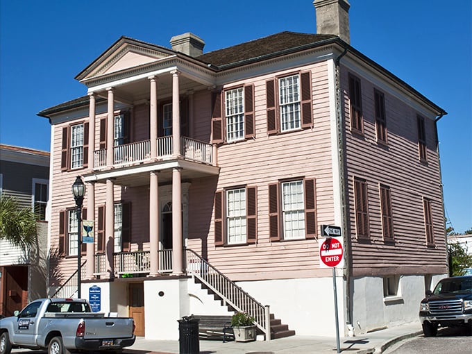 Another historic home that's seen more American history than most textbooks. Those columns aren't just for show—they're holding up centuries of stories.