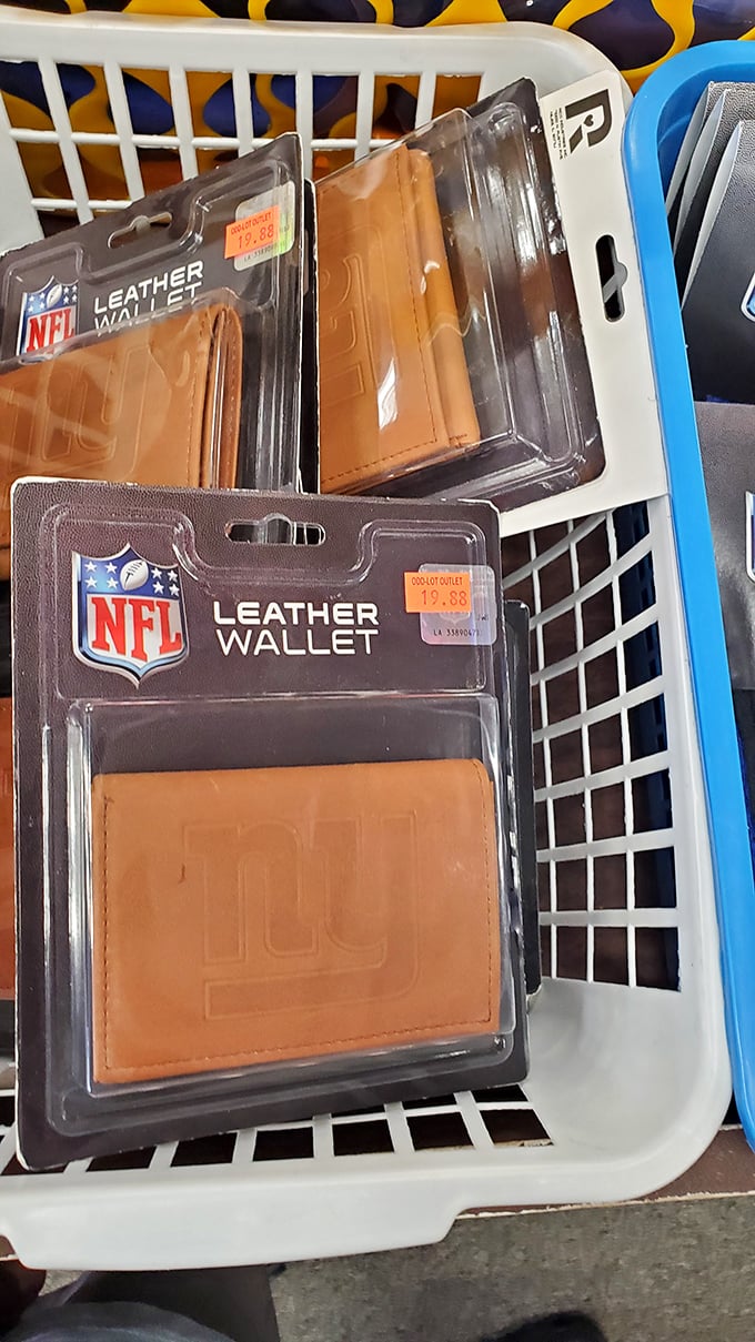 NFL wallets priced so reasonably you can afford to be a fan of multiple teams. Sports loyalty has never been so affordable.