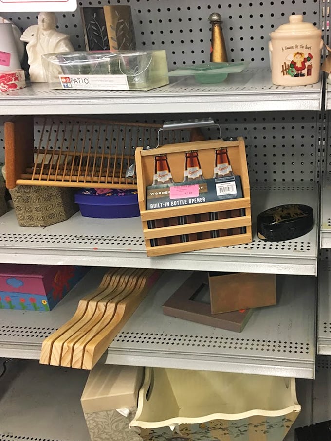 Kitchen gadget gold! That wooden six-pack carrier isn't just practical—it's the conversation starter your backyard barbecues have been missing.