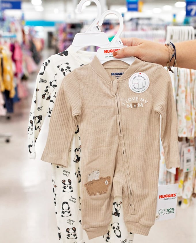 Adorable baby rompers featuring pandas and bears that say "I love my mom" – cuteness that doesn't cost a fortune.