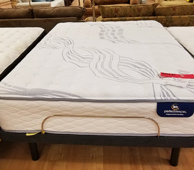 A Serta Perfect Sleeper mattress at thrift store prices? This isn't just a good night's sleep – it's a financial dream come true.