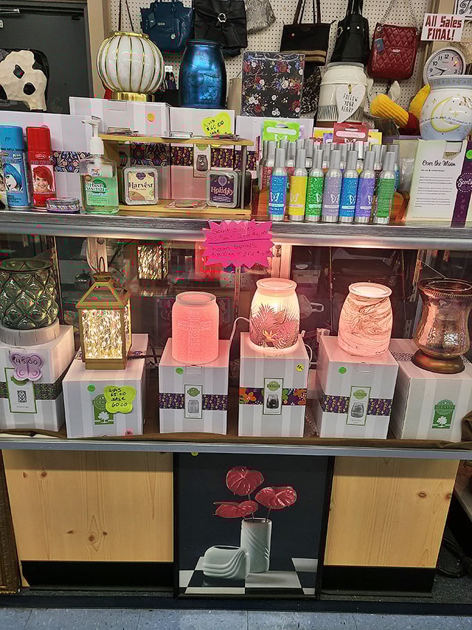 Glowing lanterns and scented warmers create islands of ambiance amid the market's hustle—proof that atmosphere is always for sale.