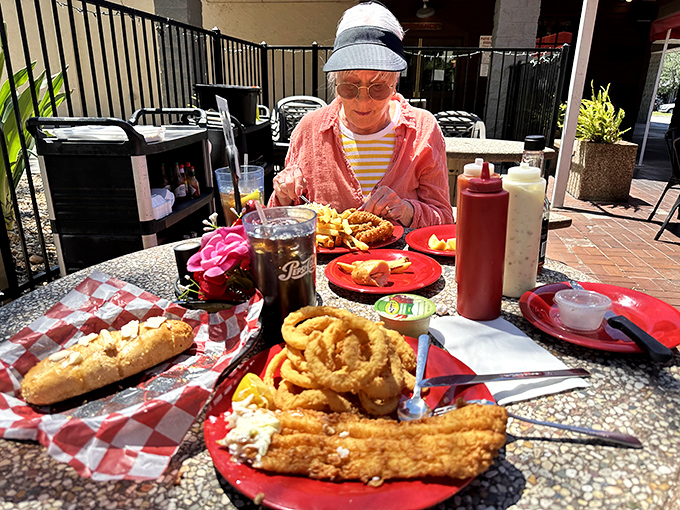 When the food arrives at your table, everything else fades away—just you, those golden-fried treasures, and pure culinary bliss.