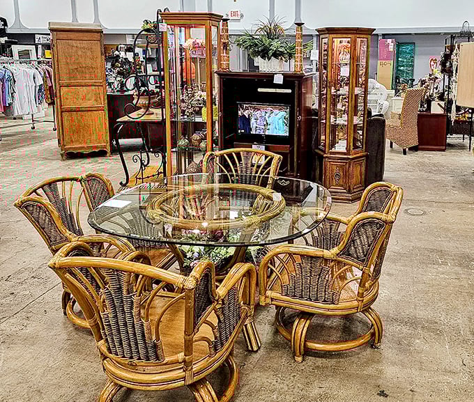 Mid-century meets Florida sunroom in this rattan dining set – just add mimosas and you've got yourself a Sunday brunch spot.