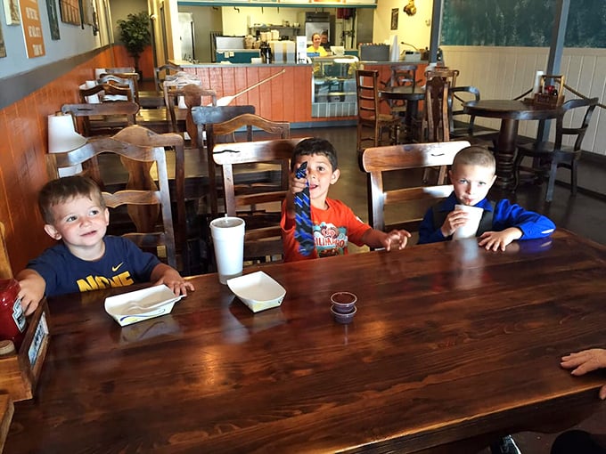 Young food critics in training discover that sometimes the best restaurants don't have tablecloths or fancy waiters—just really good food.