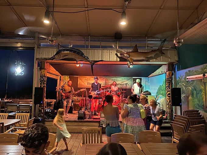 Live music that makes digestion more fun! Nothing completes a beach meal like some tunes and impromptu dancing from the younger crowd.