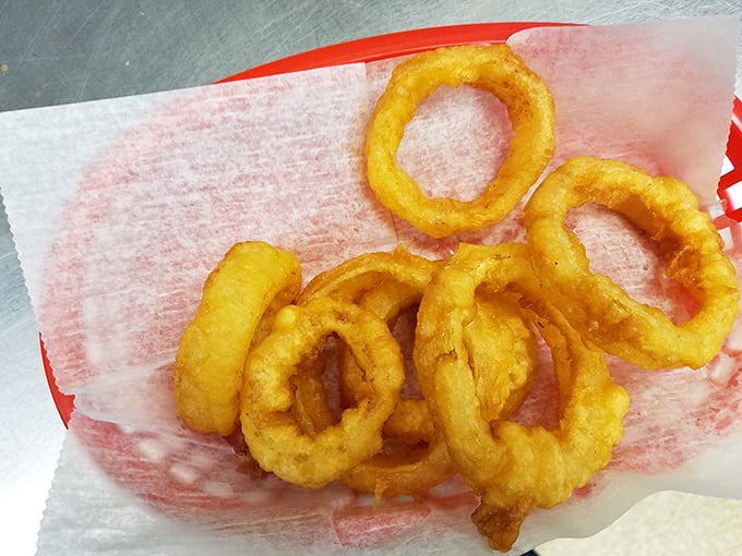 Onion rings should always look like this – golden halos of crunch that make you temporarily forget vegetables are supposed to be good for you.