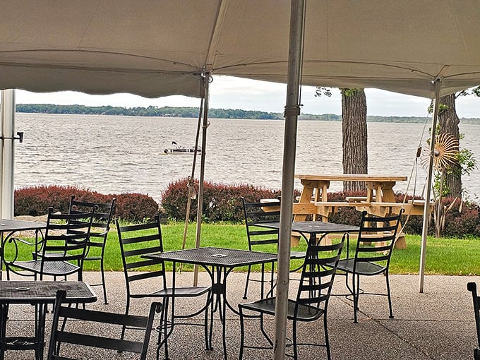 Lake views that remind you why waterfront dining elevates everything. Nature's backdrop turns a simple meal into an occasion worth remembering.