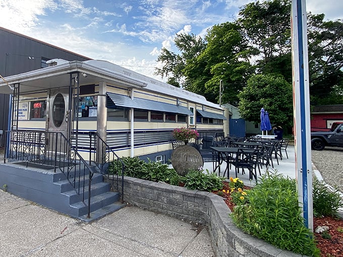 Fair weather friends, unite! These outdoor tables offer the perfect perch for people-watching while enjoying your breakfast in Pennsylvania's fleeting summer months.