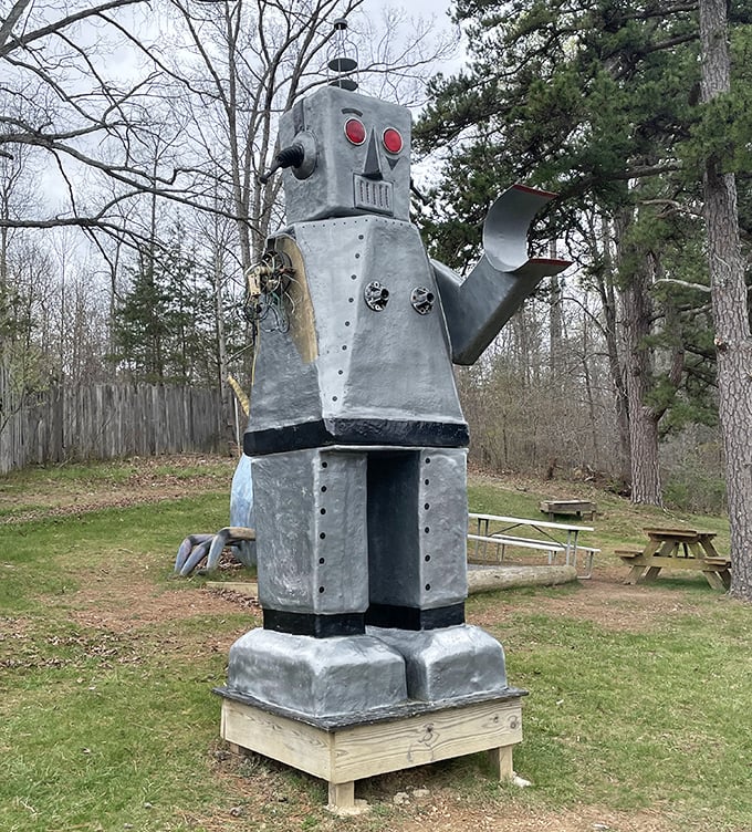 A robot sentinel stands guard – because when you've already mixed dinosaurs with Civil War history, why not throw in some sci-fi?