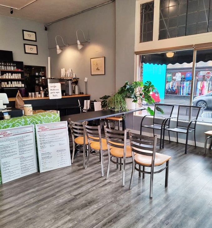 Clean lines, natural light, and minimalist decor let the waffles be the true stars of this show.
