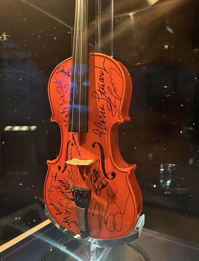 The violin that played as Titanic sank has become a powerful symbol of courage and dignity in the face of certain doom.