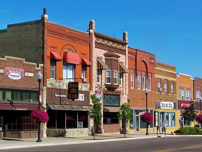 Brookings brings that small beach town energy without the California prices – score!