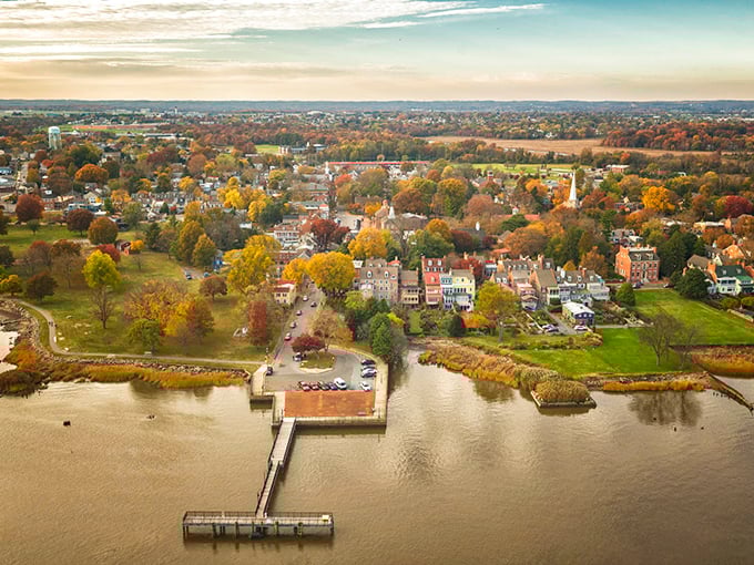 New Castle's waterfront views stretch endlessly, where colonial history meets surprisingly modern budgets.