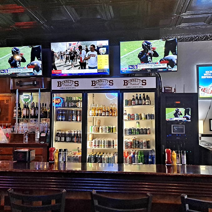 A feast for the eyes and stomach—golden beer, savory appetizers, and multiple games playing simultaneously. Sports bar nirvana achieved.