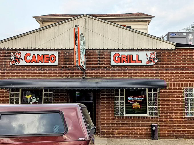Cameo Grill isn't trying to impress food critics—it's too busy serving comfort food that makes locals close their eyes with that first perfect bite.